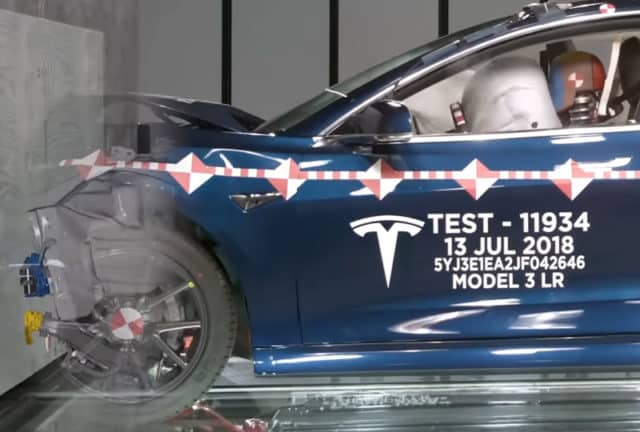 Tesla mise sur la sécurité avec de nouveaux brevets et un labo de crash ...