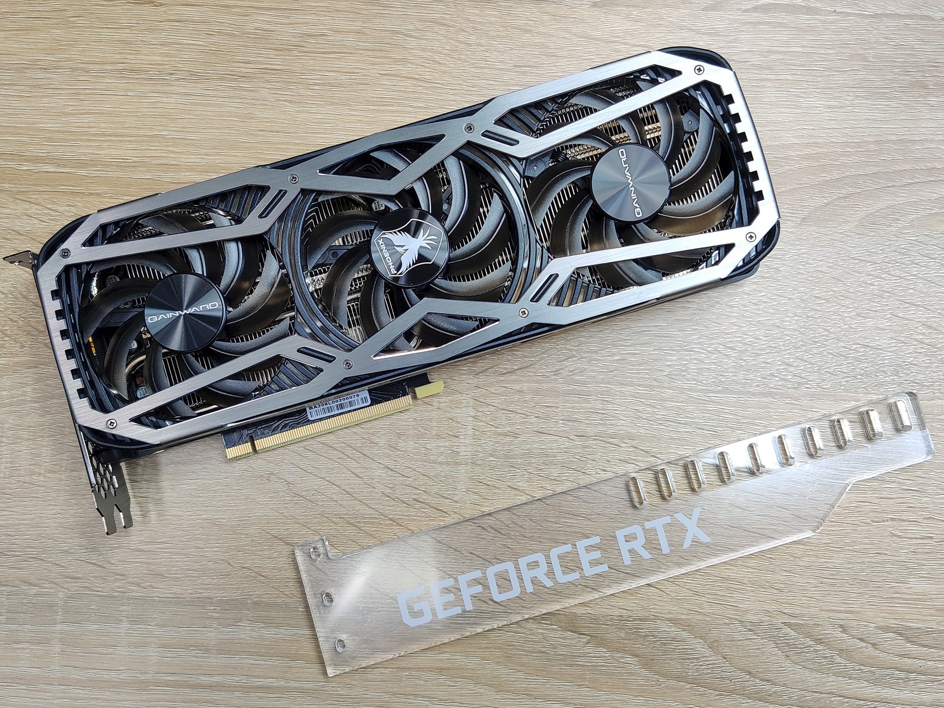 La GeForce RTX 3080 Phoenix GS de chez Gainward est dans notre labo ...