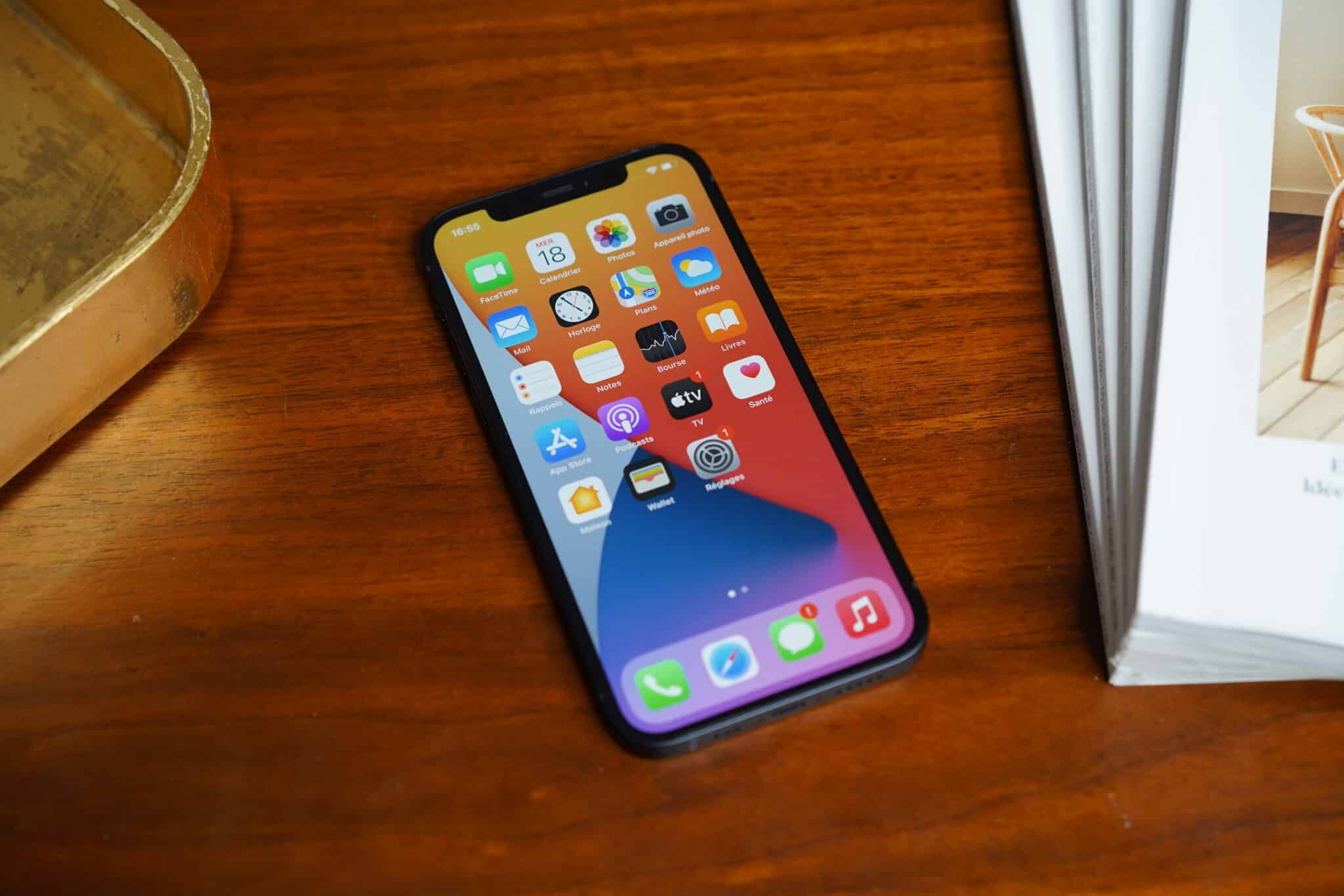 Test iPhone 12 : notre avis sur la nouvelle référence d'Apple et ses ...