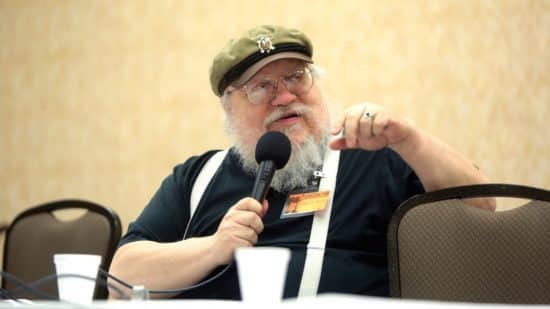 George R.R. Martin doit encore écrire 500 pages pour terminer Winds of ...