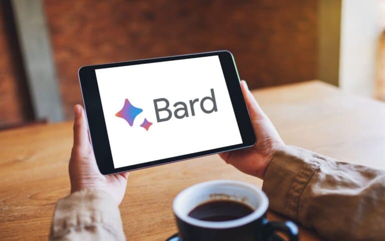 Google Bard est enfin disponible en France, ChatGPT est-il prêt à faire ...
