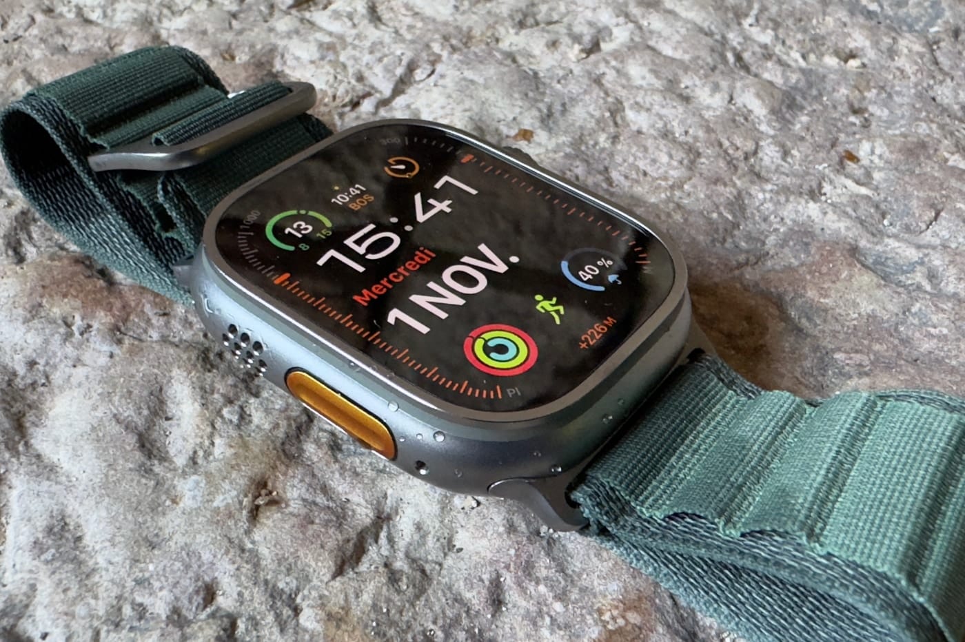 Test Apple Watch Ultra 2 : la montre connectée toujours prête à faire ...