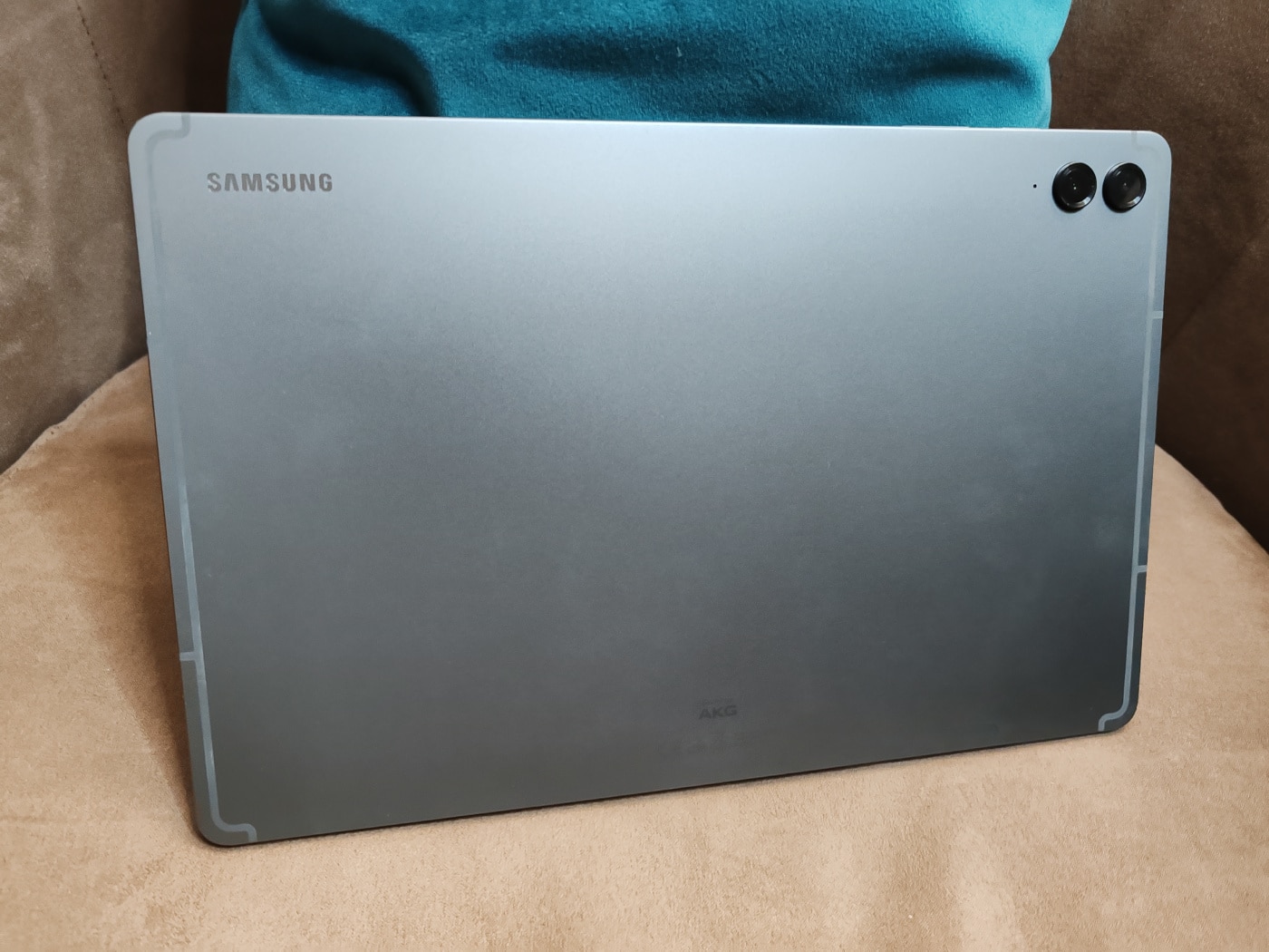 Test Samsung Galaxy Tab S9 FE+ : une tablette grand format de milieu de ...