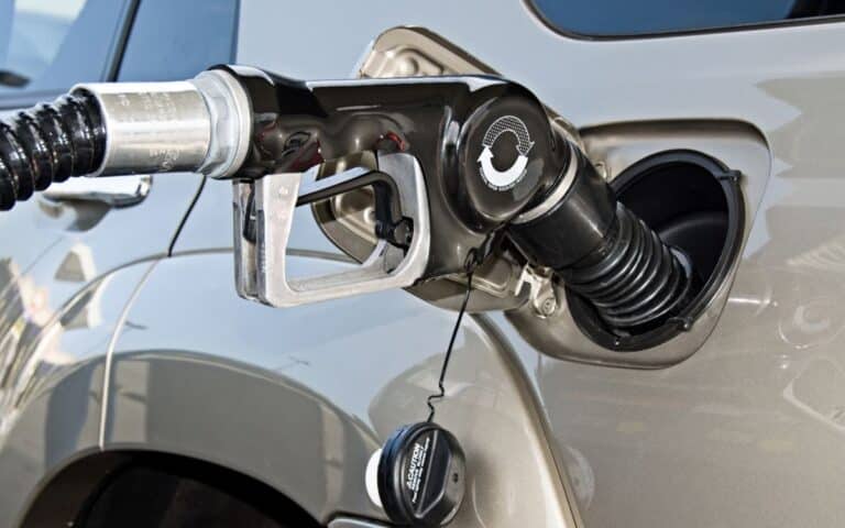 Le chèque carburant de 100 euros pourrait ne pas être distribué à cause ...