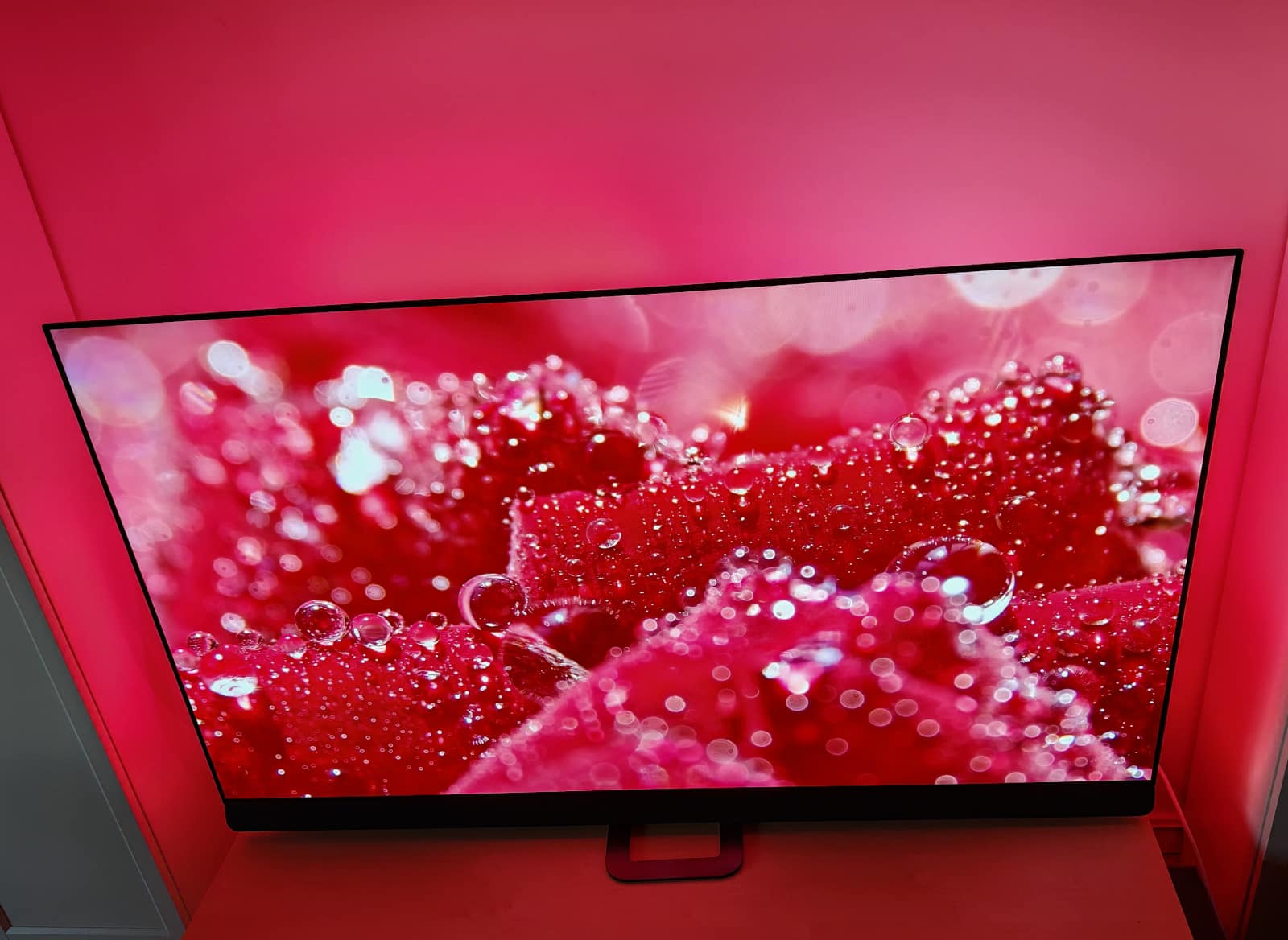 Test Philips 65OLED908 : avec sa dalle OLED META et l'Ambilight, cette ...