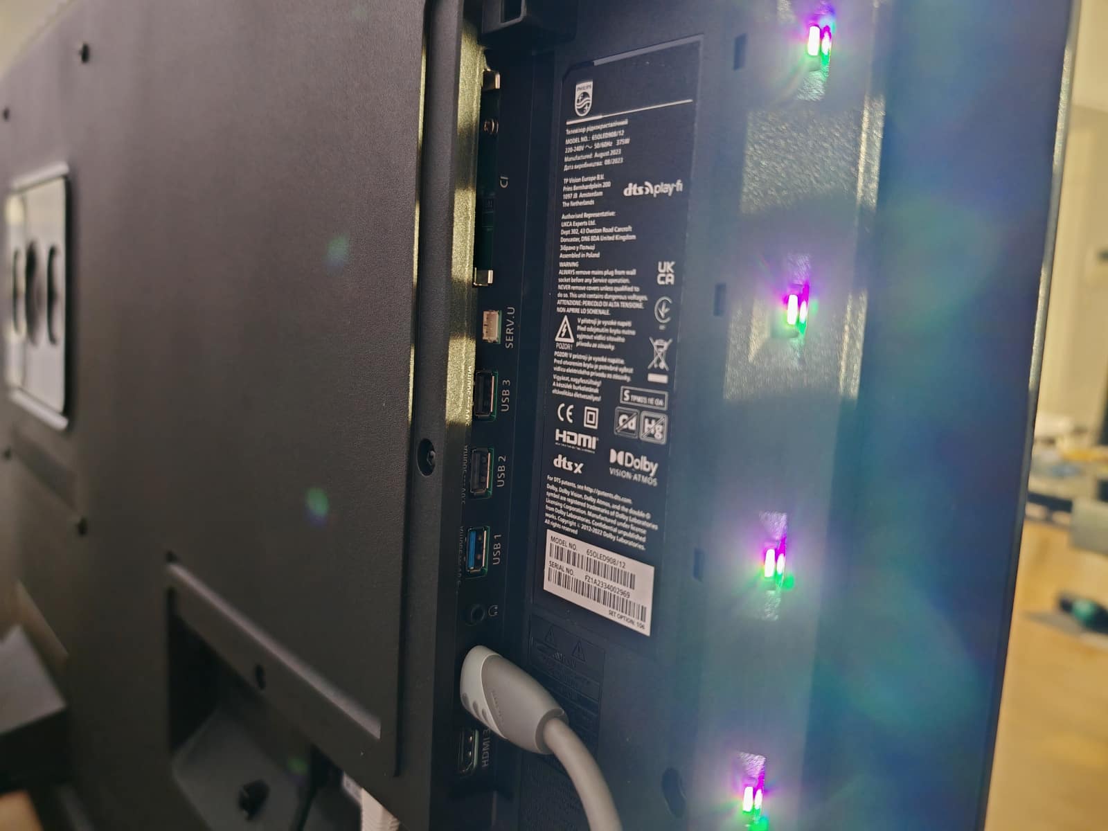 Test Philips 65OLED908 : avec sa dalle OLED META et l'Ambilight, cette ...