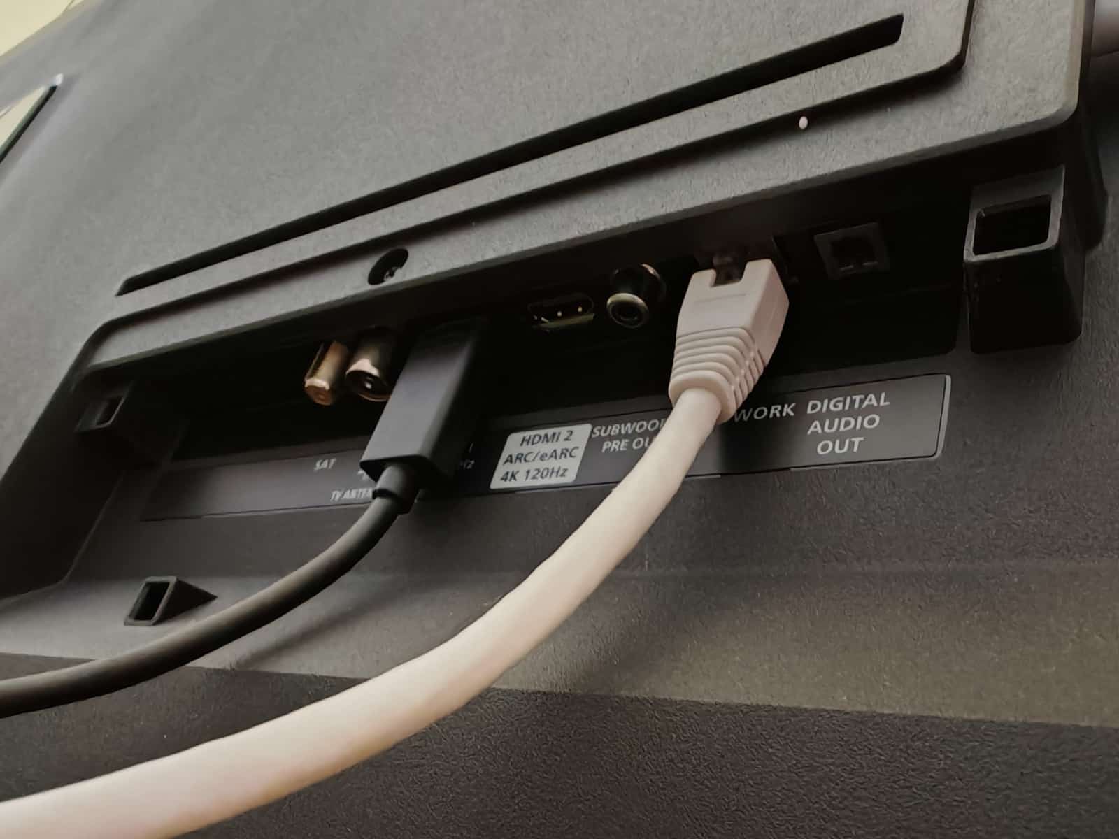 Test Philips 65OLED908 : avec sa dalle OLED META et l'Ambilight, cette ...