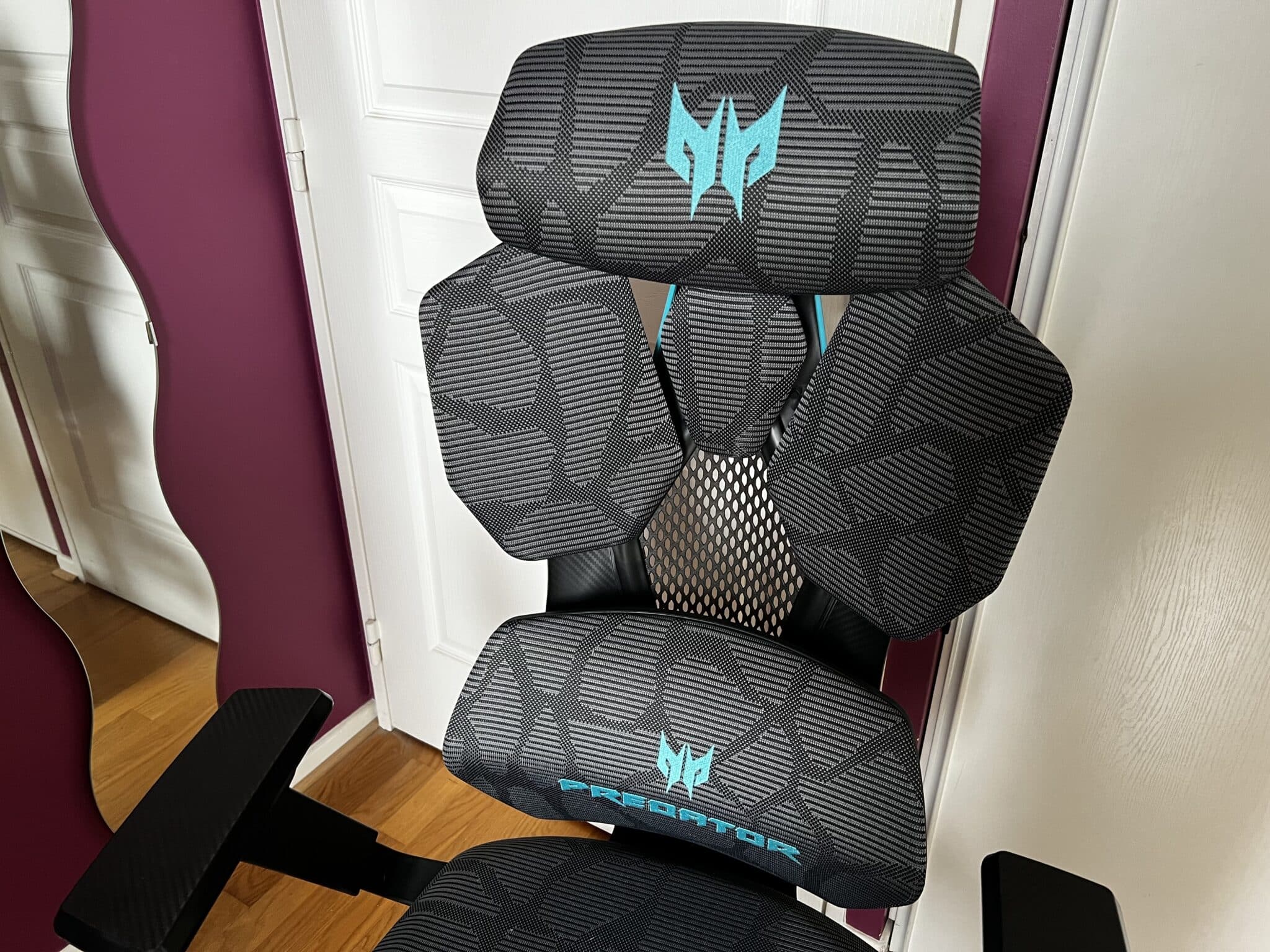 Test Acer Predator Cosmos : une chaise gaming confortable et au design ...