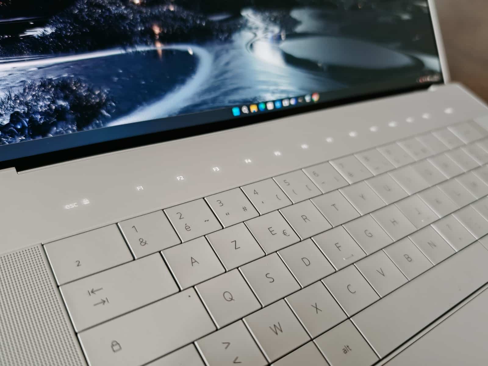 Test Dell XPS 16 : design futuriste et hautes performances pour cet ...