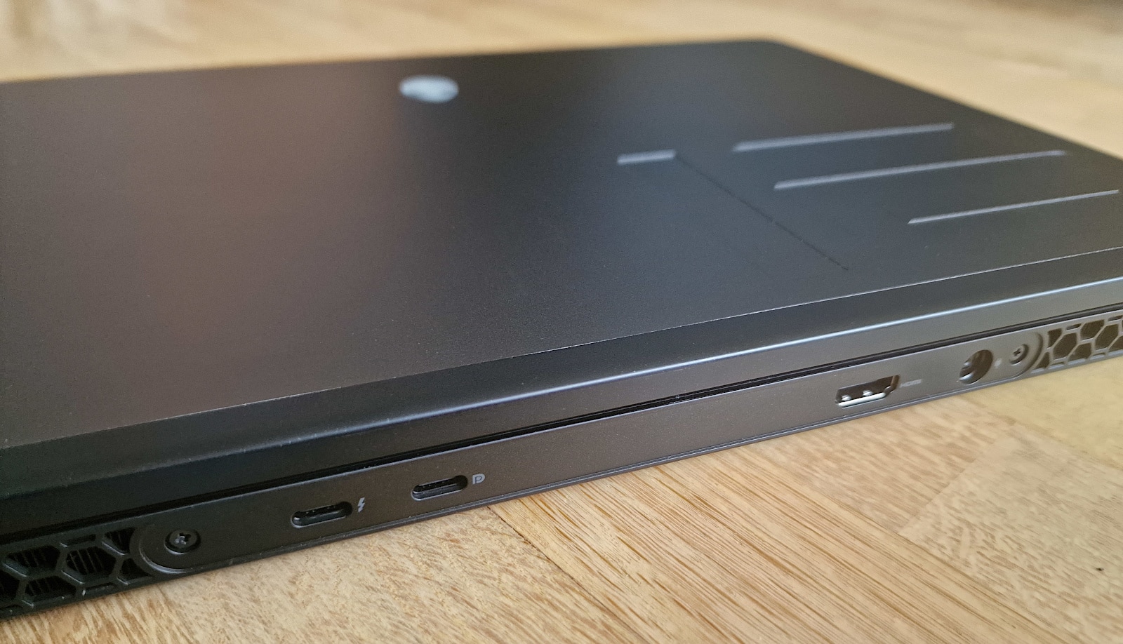 Test Alienware m16 R2 : ce PC portable gamer de milieu de gamme séduit ...
