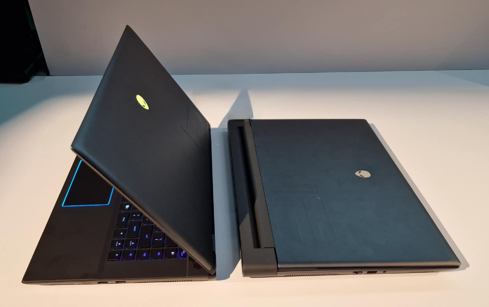 Test Alienware m16 R2 : ce PC portable gamer de milieu de gamme séduit ...