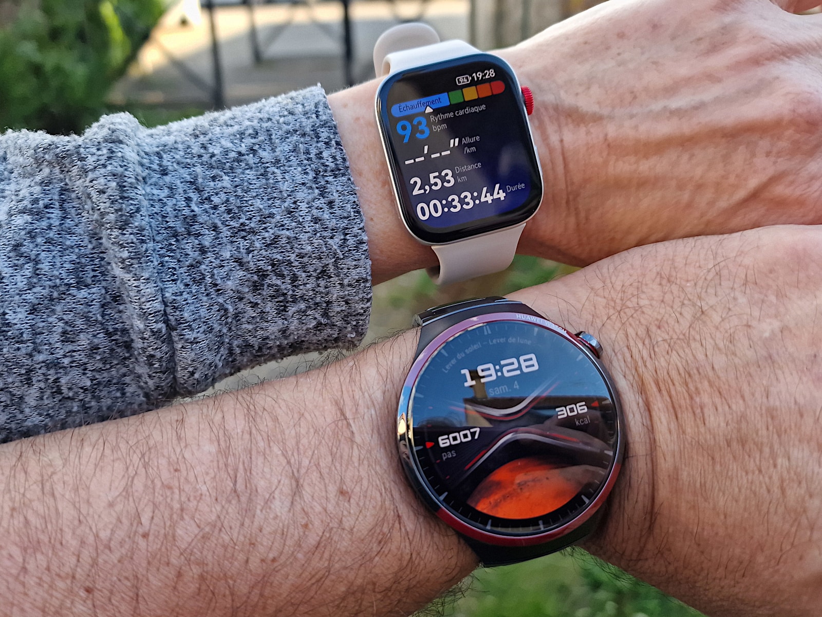 Huawei lance deux nouvelles montres, la Watch Fit 3 (la petite) et ...