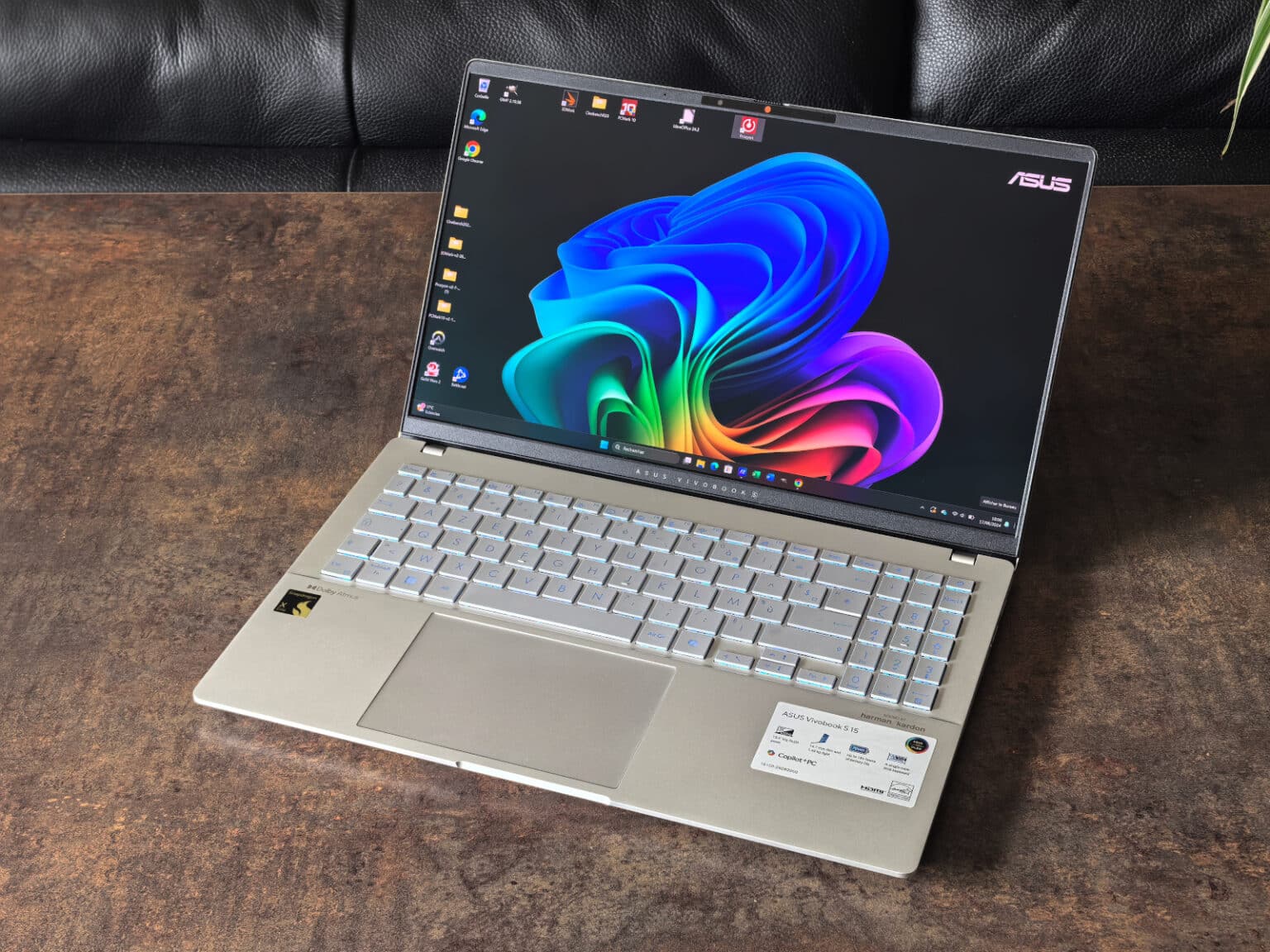 Test Asus Vivobook S15 : le premier ultrabook Snapdragon X Elite ...
