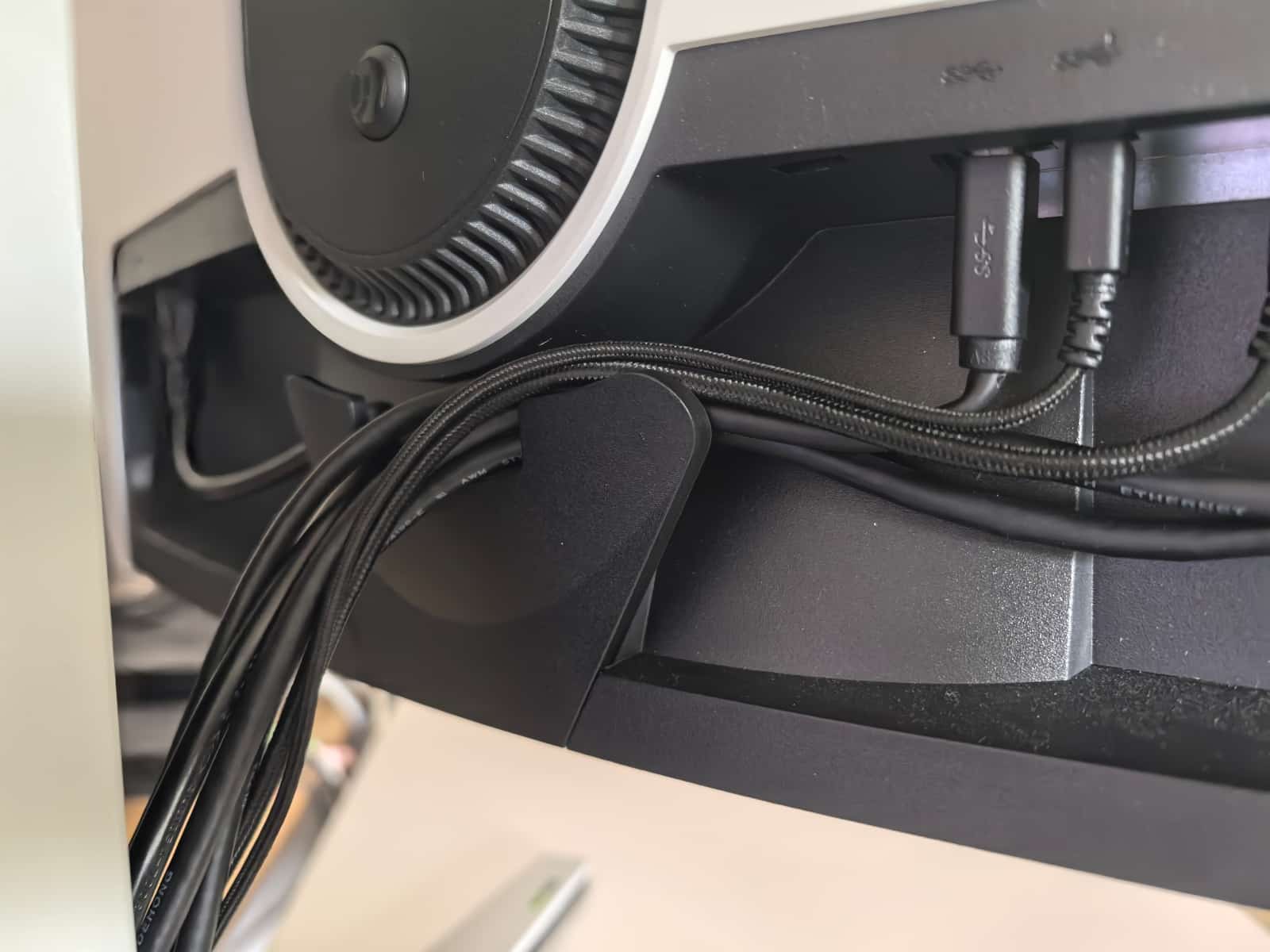 Test Dell Alienware AW3225QF : ce moniteur gamer 4K 32 pouces allie ...