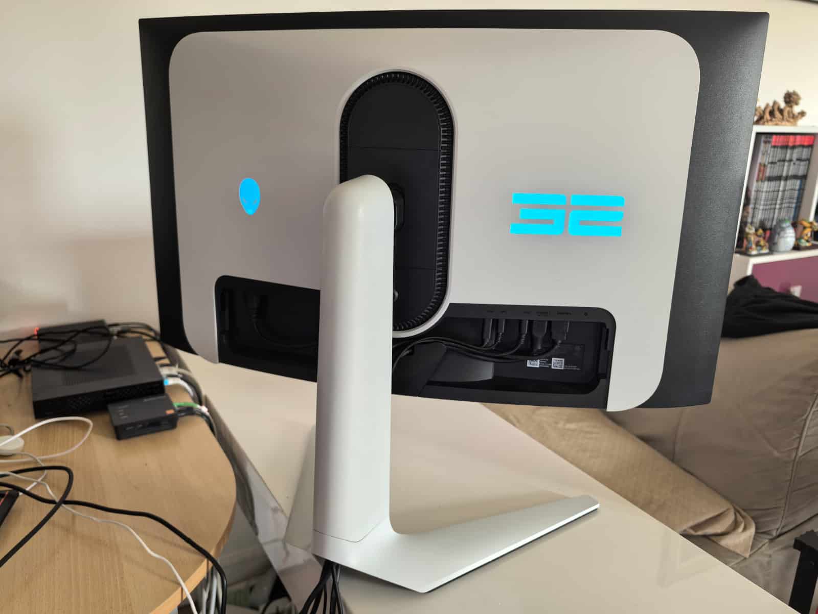 Test Dell Alienware AW3225QF : ce moniteur gamer 4K 32 pouces allie ...