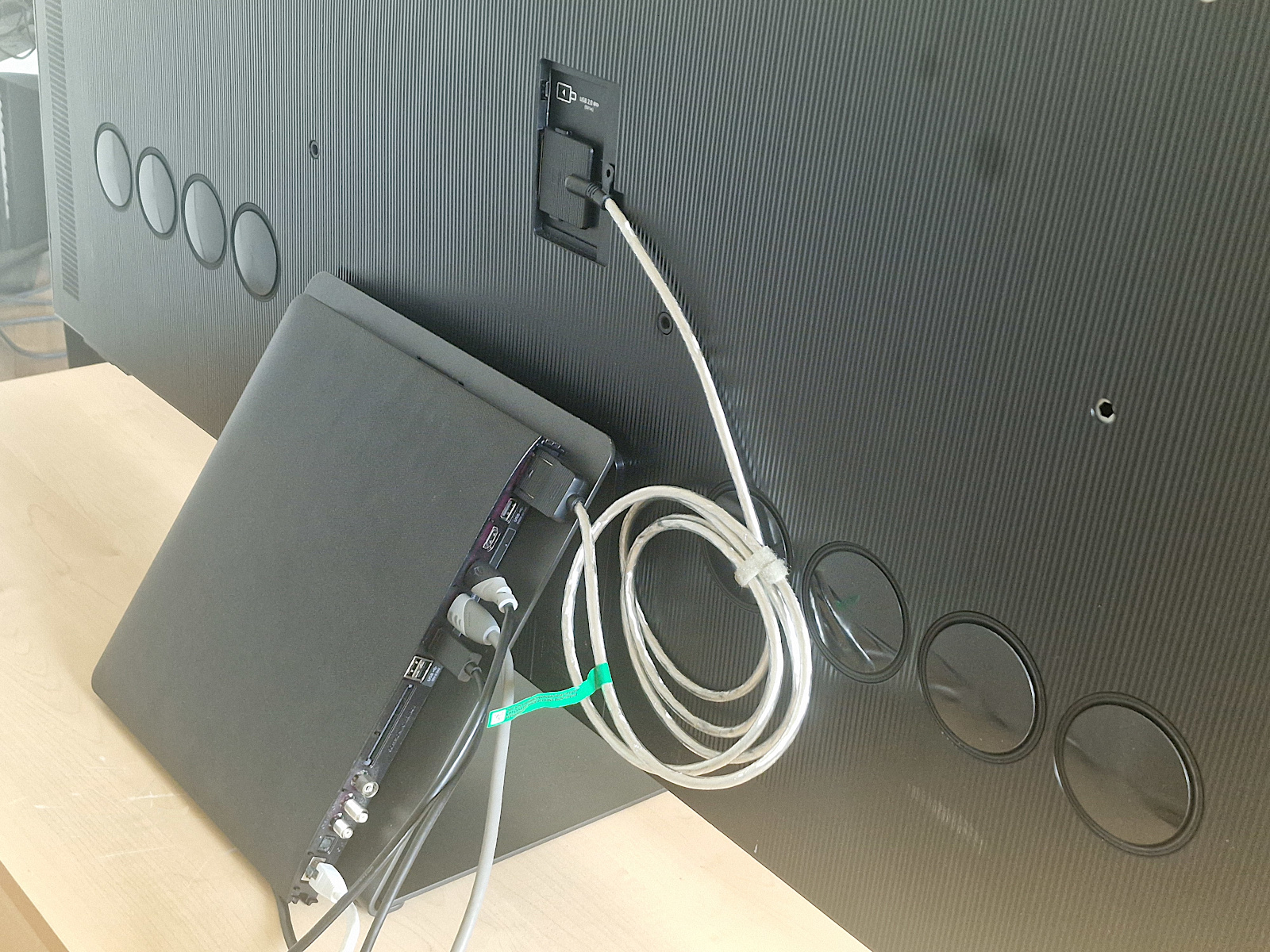 Test Samsung S95D : la première TV QD-OLED sans reflet est une réussite ...